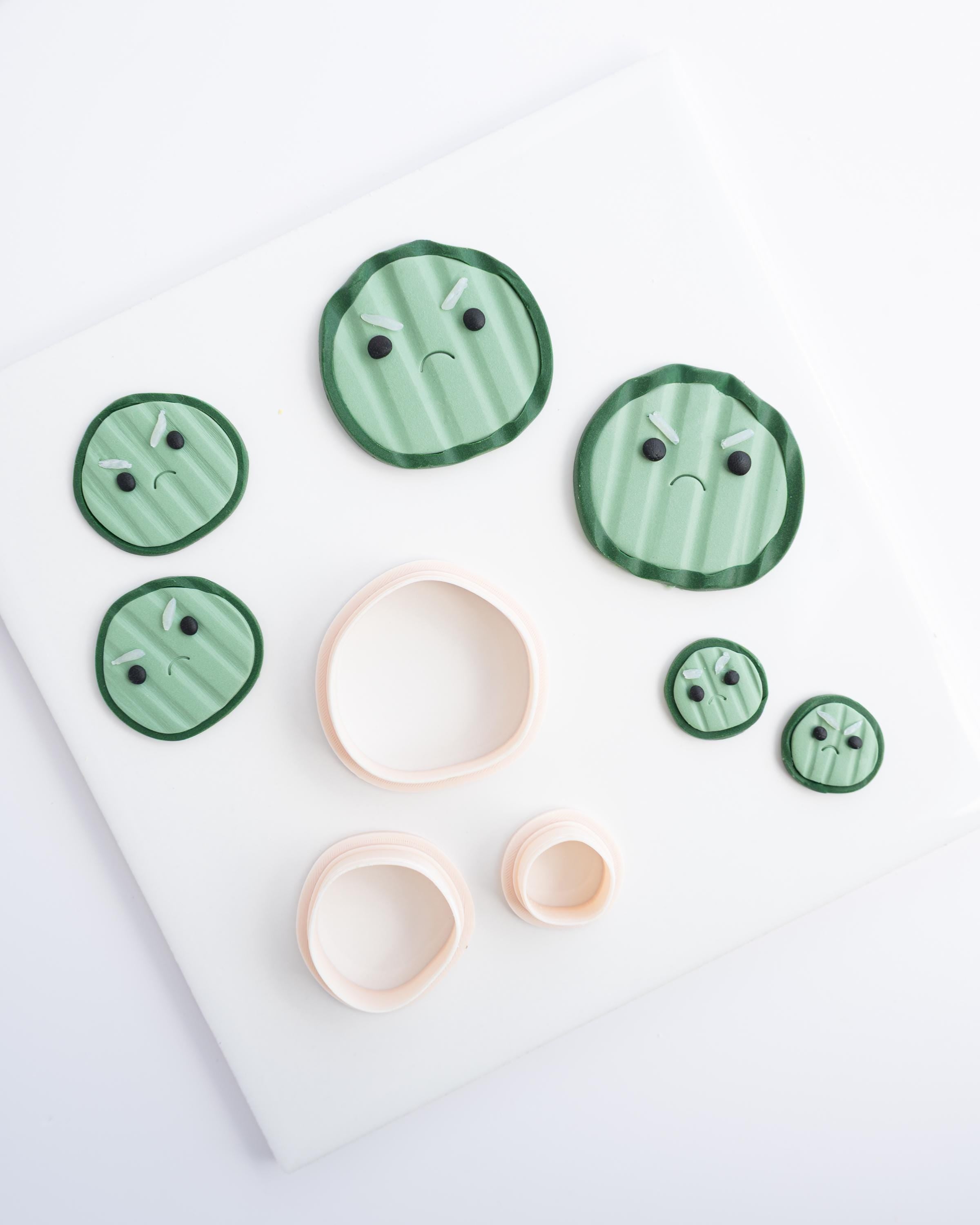 Pickle Outline / Organic Circle Shape – Elizabeth Lee Clay